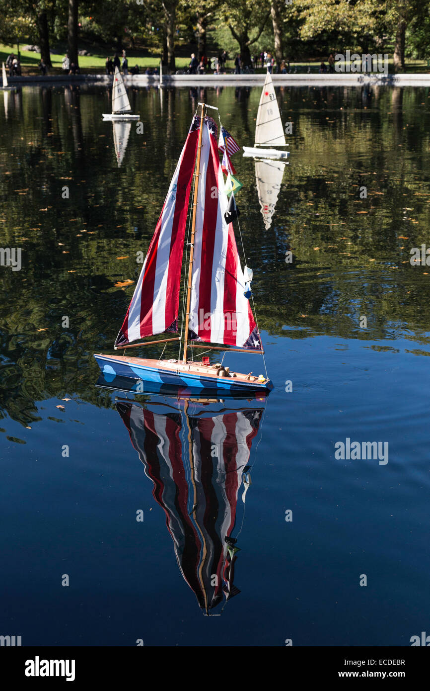 Remote Control Sailboats, Conservatory Water in Central Park, New York ...