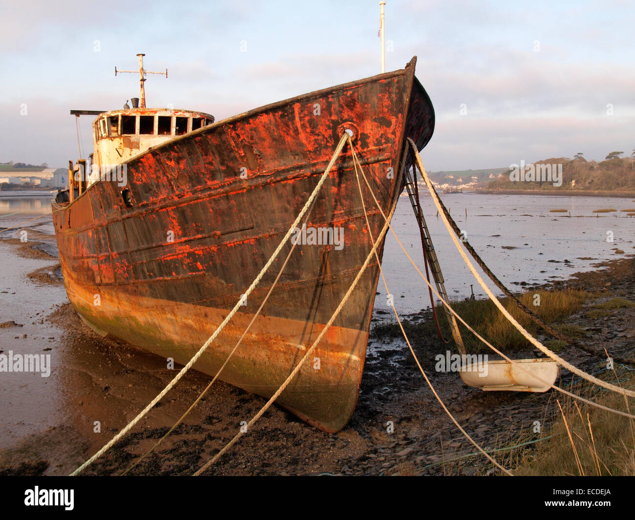 Rusty ship hi-res stock photography and images - Alamy