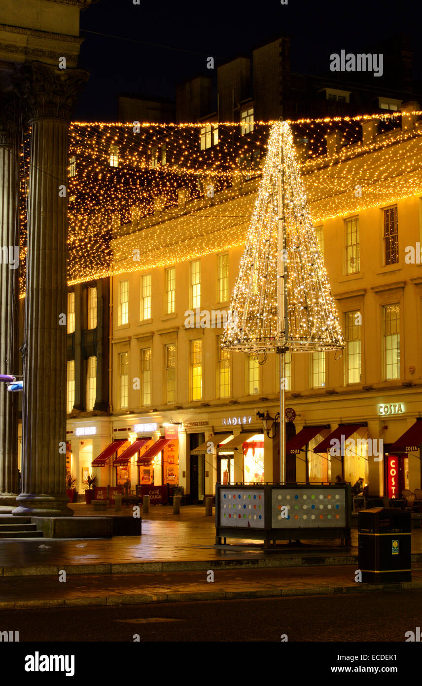 Royal Exchange Square in Glasgow, Scotland at night Stock Photo - Alamy