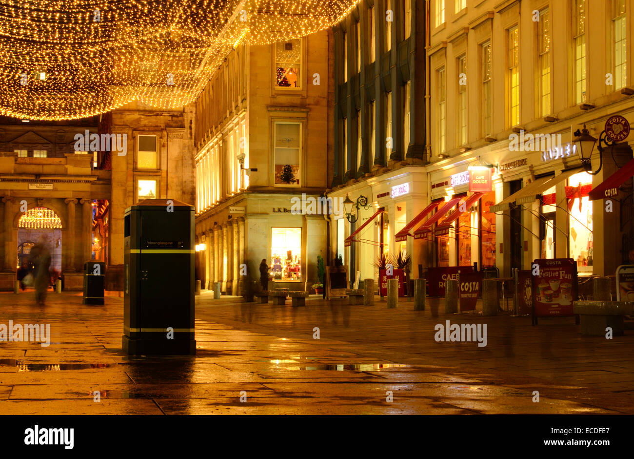 Royal Exchange Square in Glasgow, Scotland at night Stock Photo - Alamy
