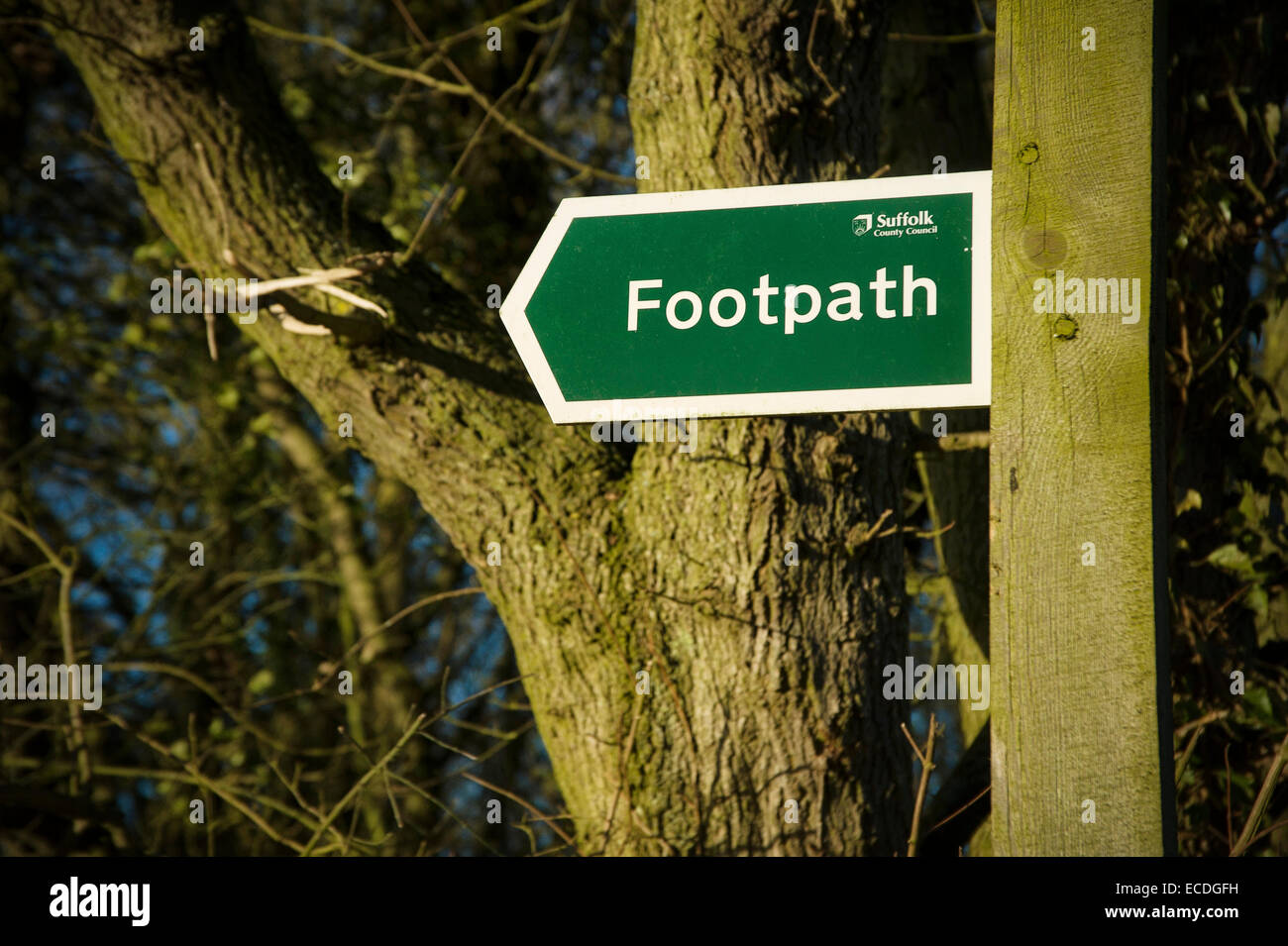 Metal footpath hi-res stock photography and images - Alamy