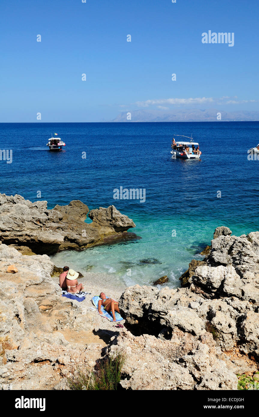 Isolated cove beach at Riserva Naturale dello Zingaro [ Zingaro nature ...
