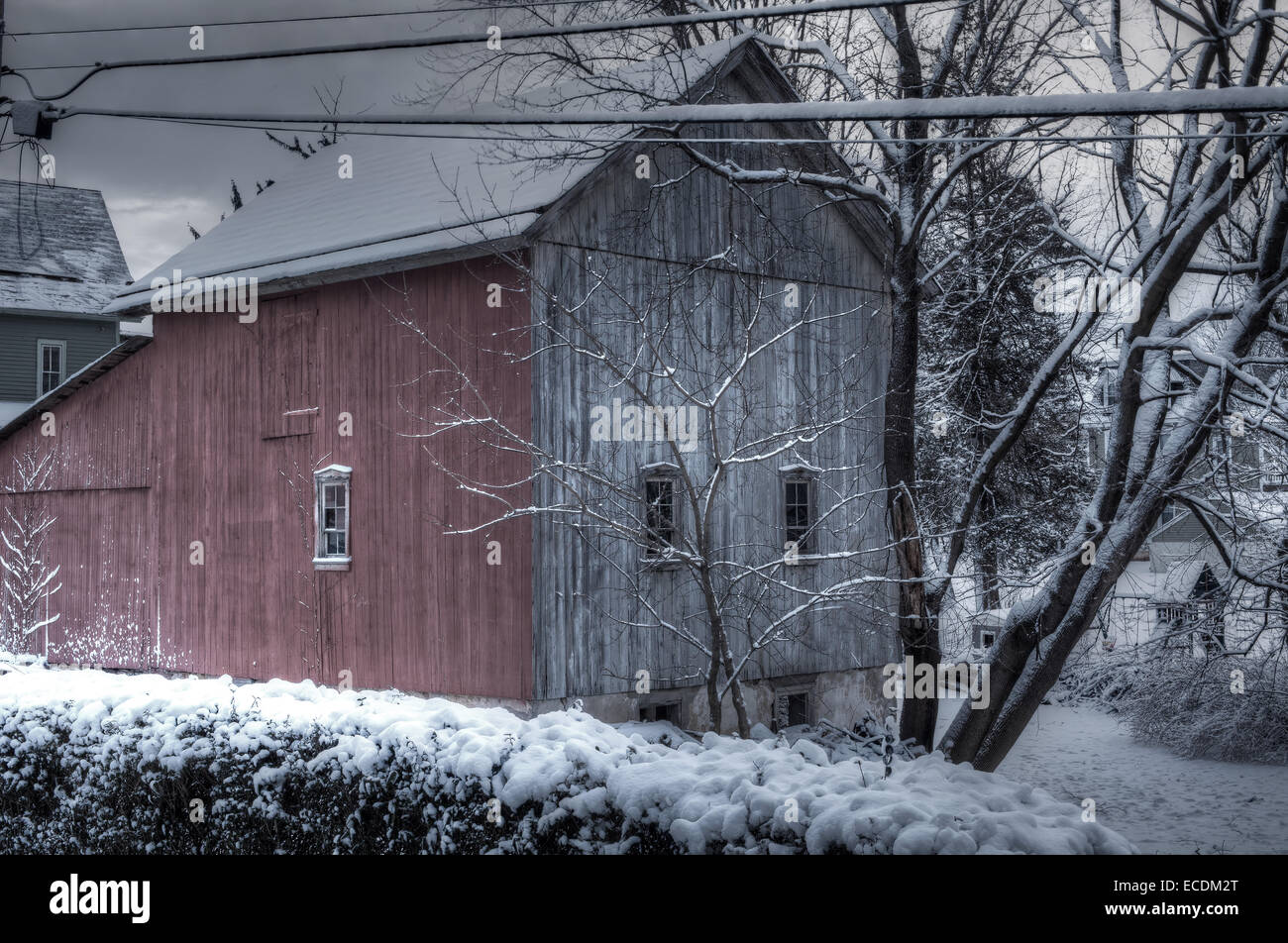 American Colonial Barn High Resolution Stock Photography and Images - Alamy