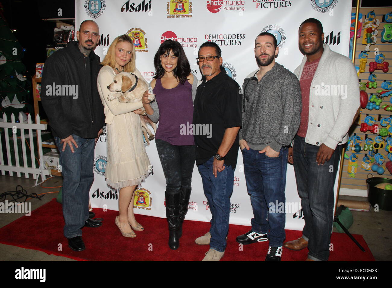 Hollywood, California, USA. 11th Dec, 2014. I15731CHW.Tailwaggers ...