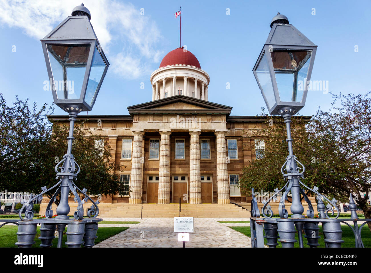 Plaza building hi-res stock photography and images - Alamy