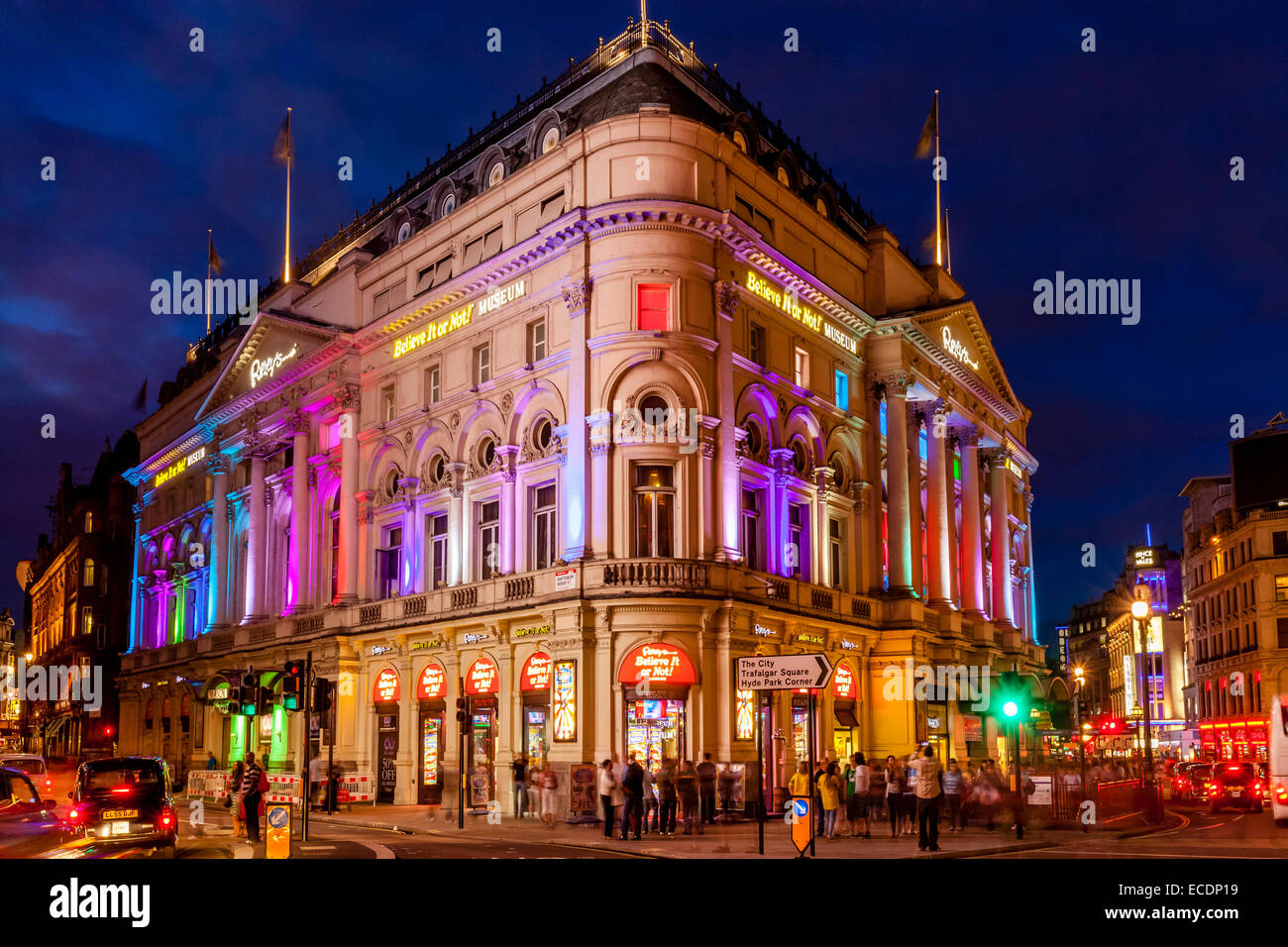 Piccadilly Circus At Night Image Of Piccadilly Circus Of Night View