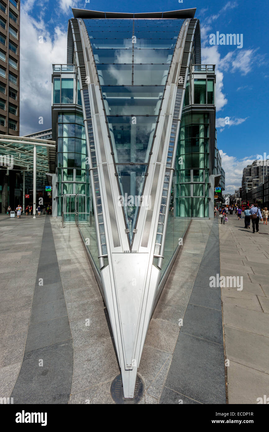 Cardinal Place, Victoria Street, London, England Stock Photo - Alamy