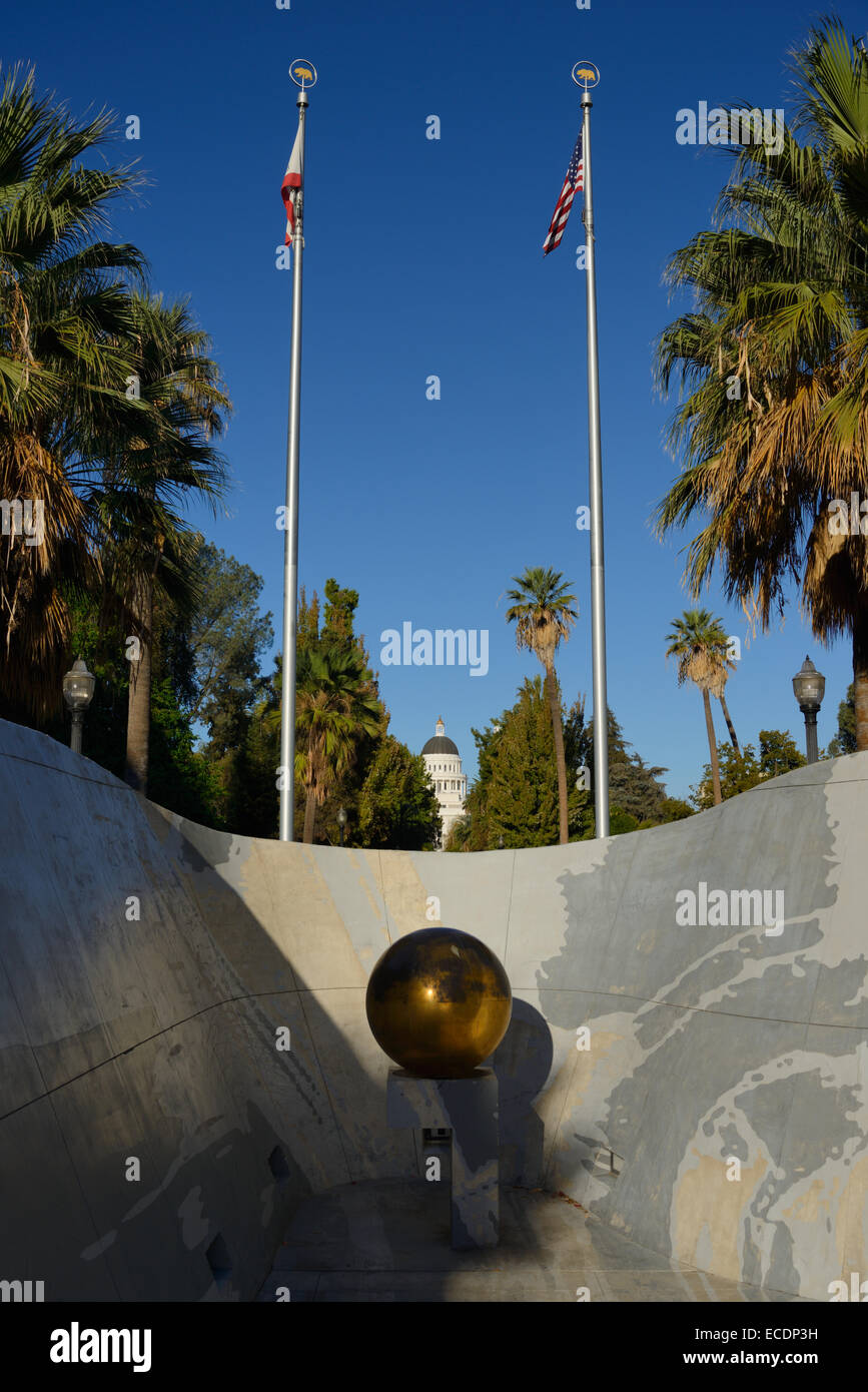 Monument at State Capitol Park, Sacramento CA Stock Photo - Alamy
