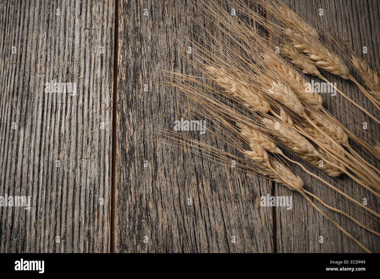 Harvest table wheat hi-res stock photography and images - Alamy