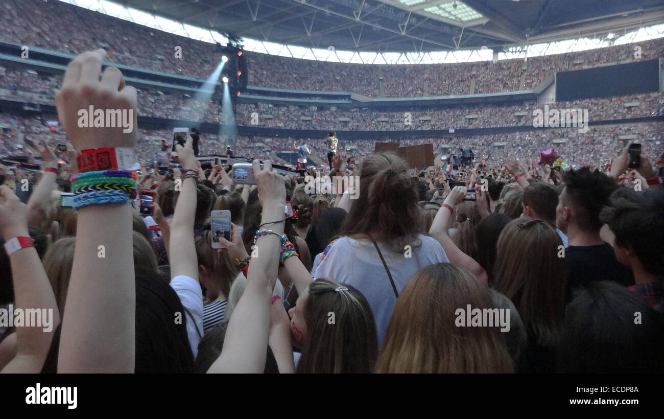 Wembley concert hi-res stock photography and images - Alamy