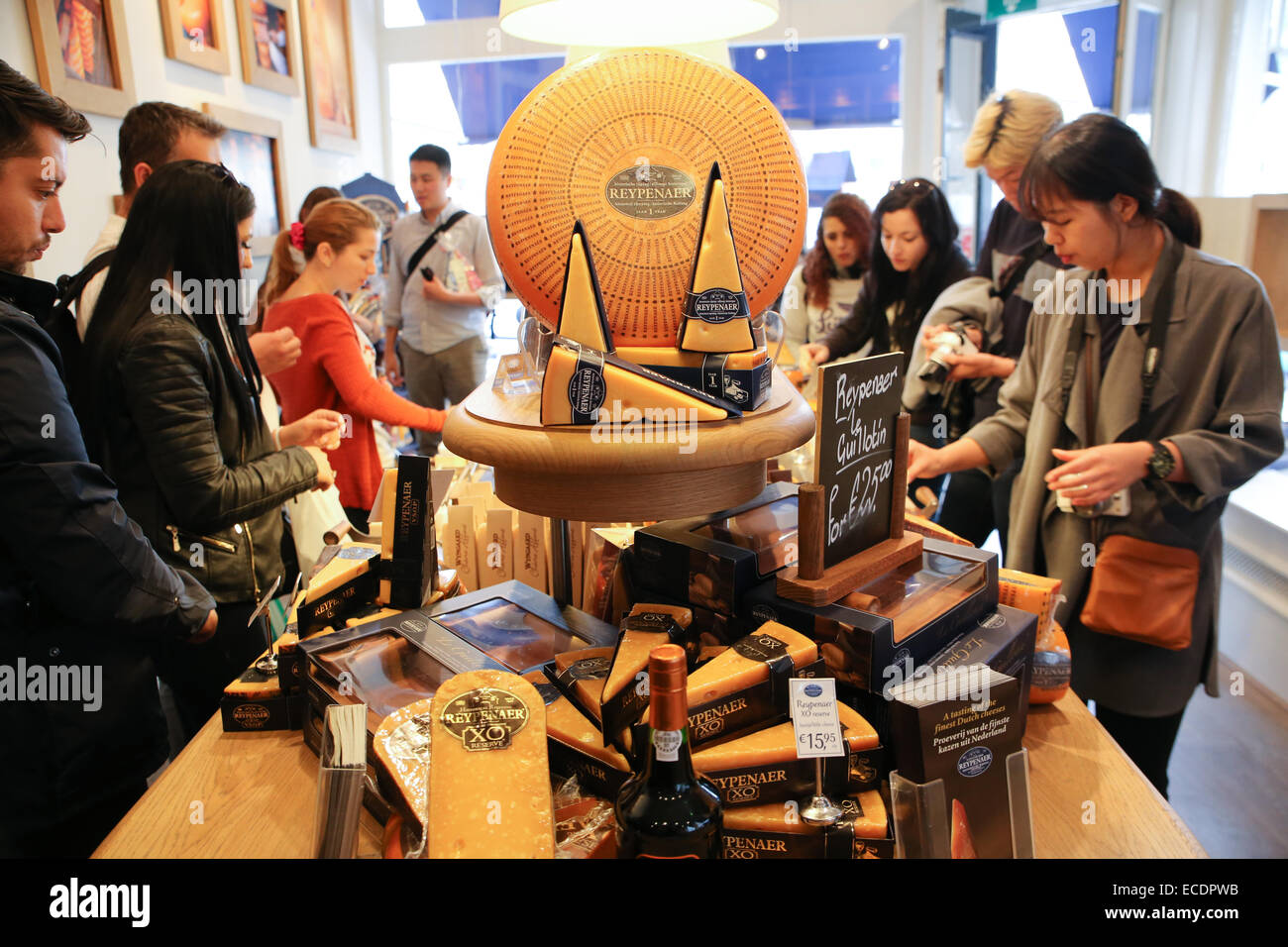 amsterdam cheese tasting people Stock Photo - Alamy