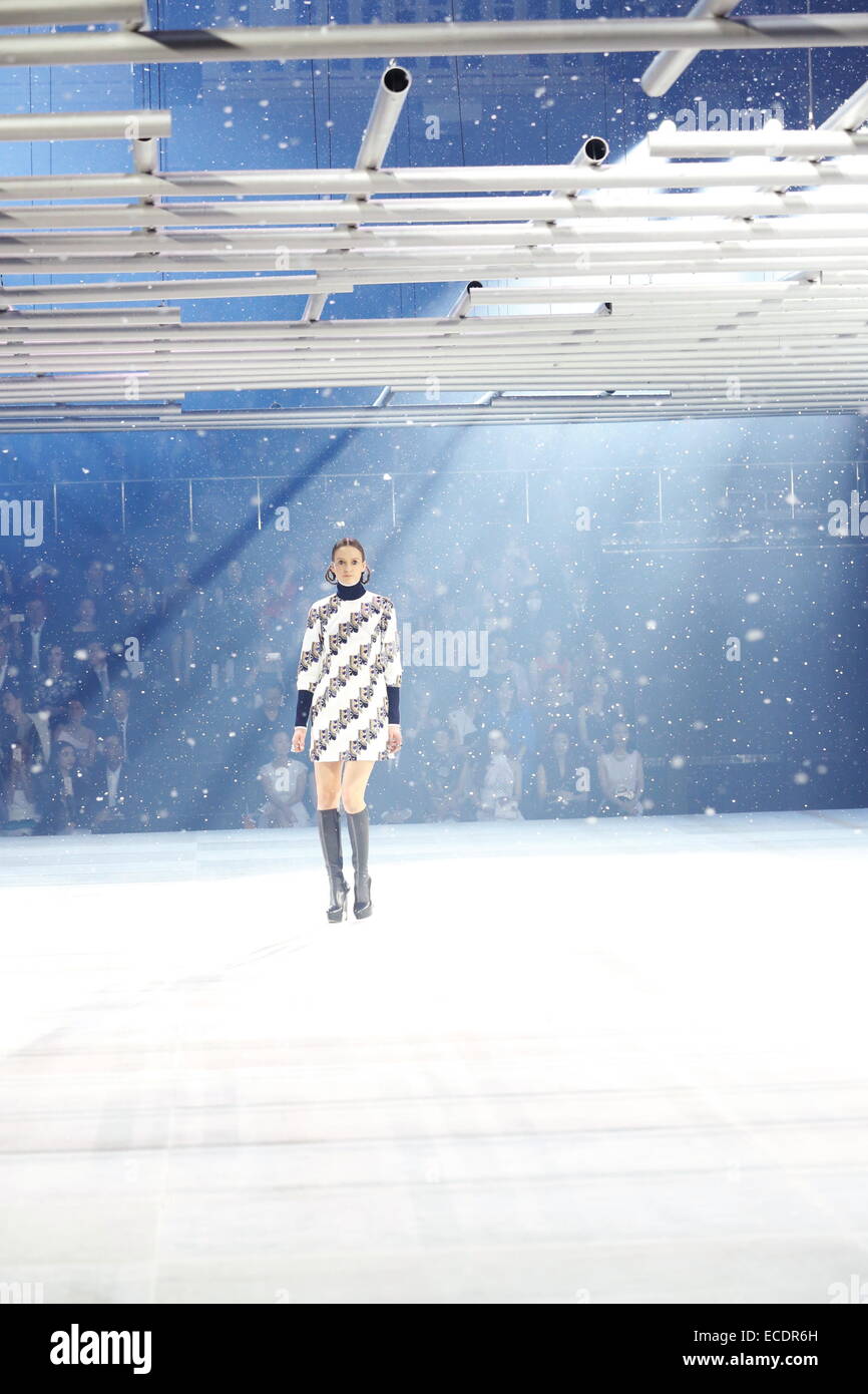 Fashion show catwalk dior hi-res stock photography and images - Alamy