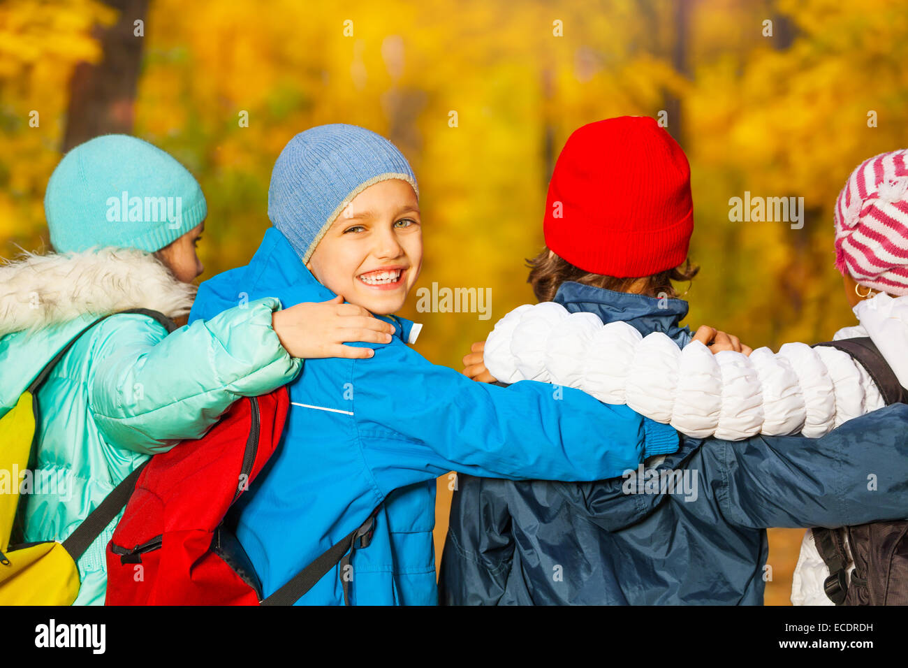 Group of friends children back view hi-res stock photography and images ...
