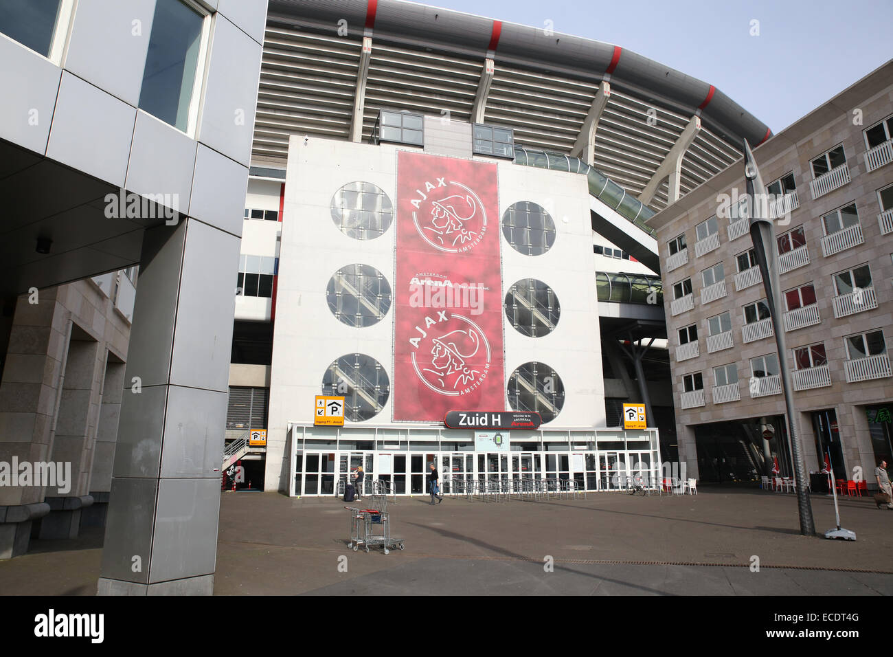 Empty arena hi-res stock photography and images - Alamy