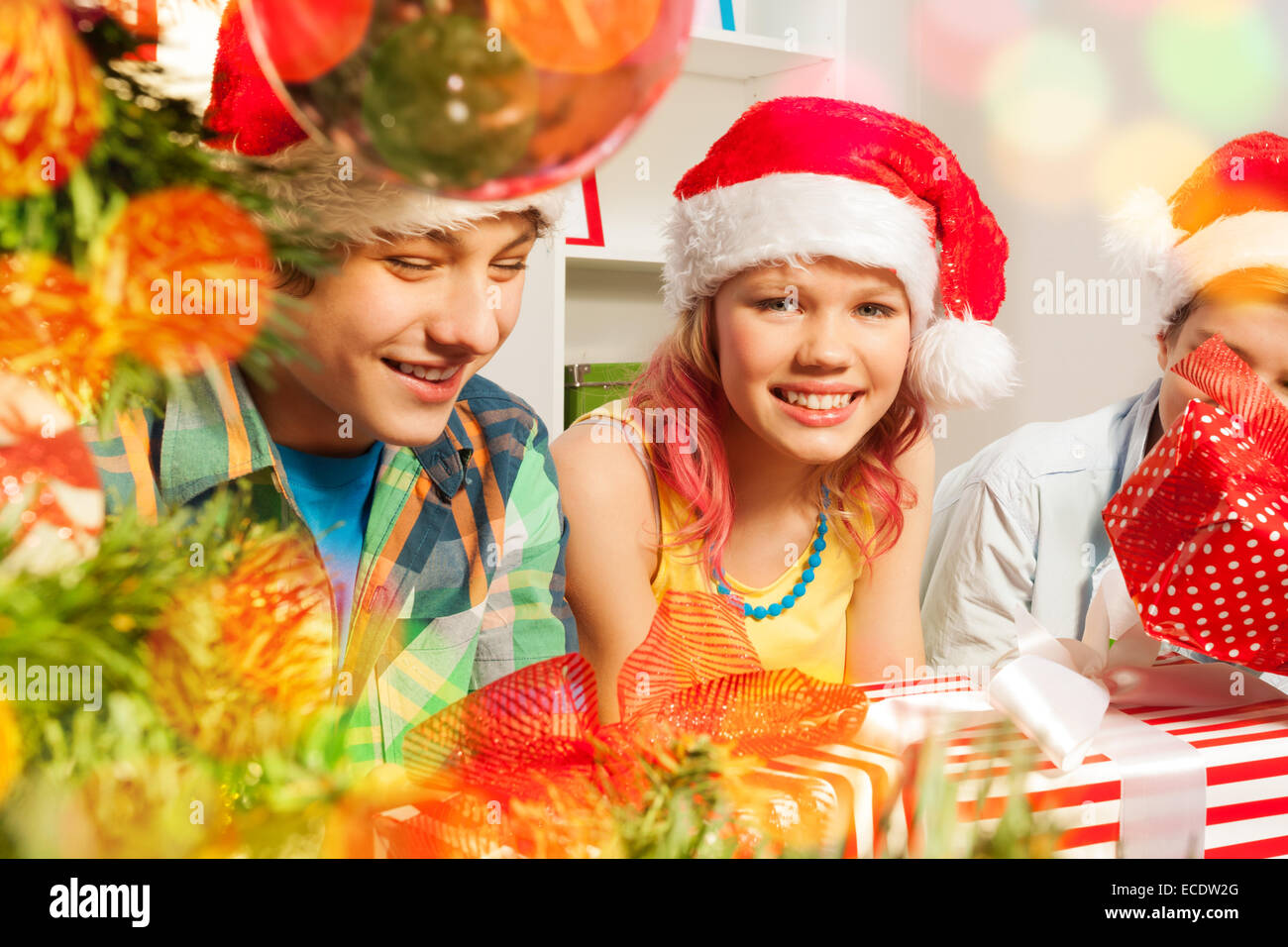 Teen girls party on hi-res stock photography and images - Alamy