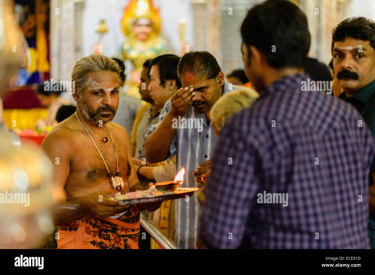 Ceremony at Hindu temple Stock Photo - Alamy