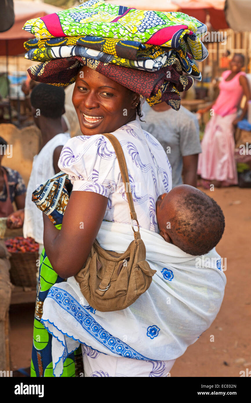 Mother and baby at Anyaa market, Accra, Ghana, Africa Stock Photo - Alamy