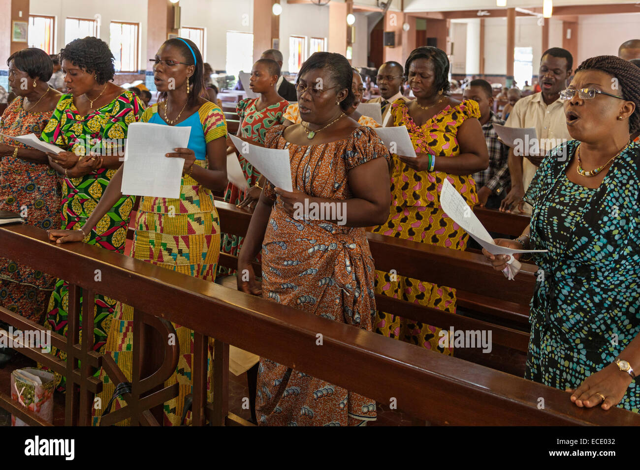 Congegation at Holy Spirit Cathedral, Adabraka, Accra, Ghana, Africa ...