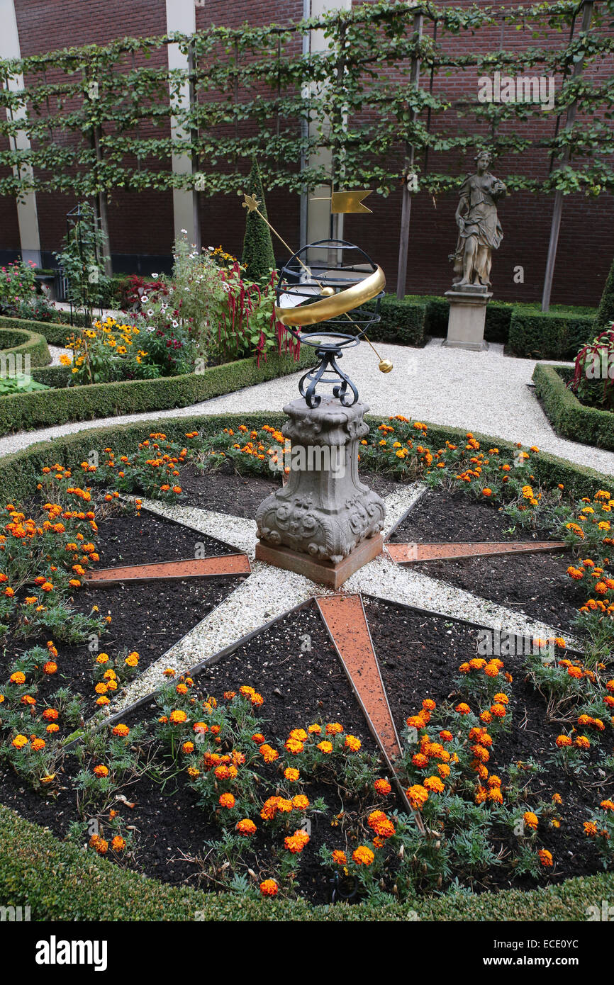 sundial Dutch garden Europe Stock Photo - Alamy