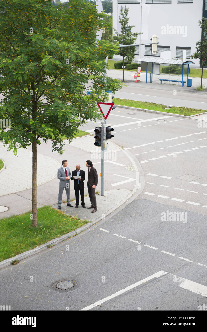 Multiethnic multi ethnic group discussion hi-res stock photography and ...