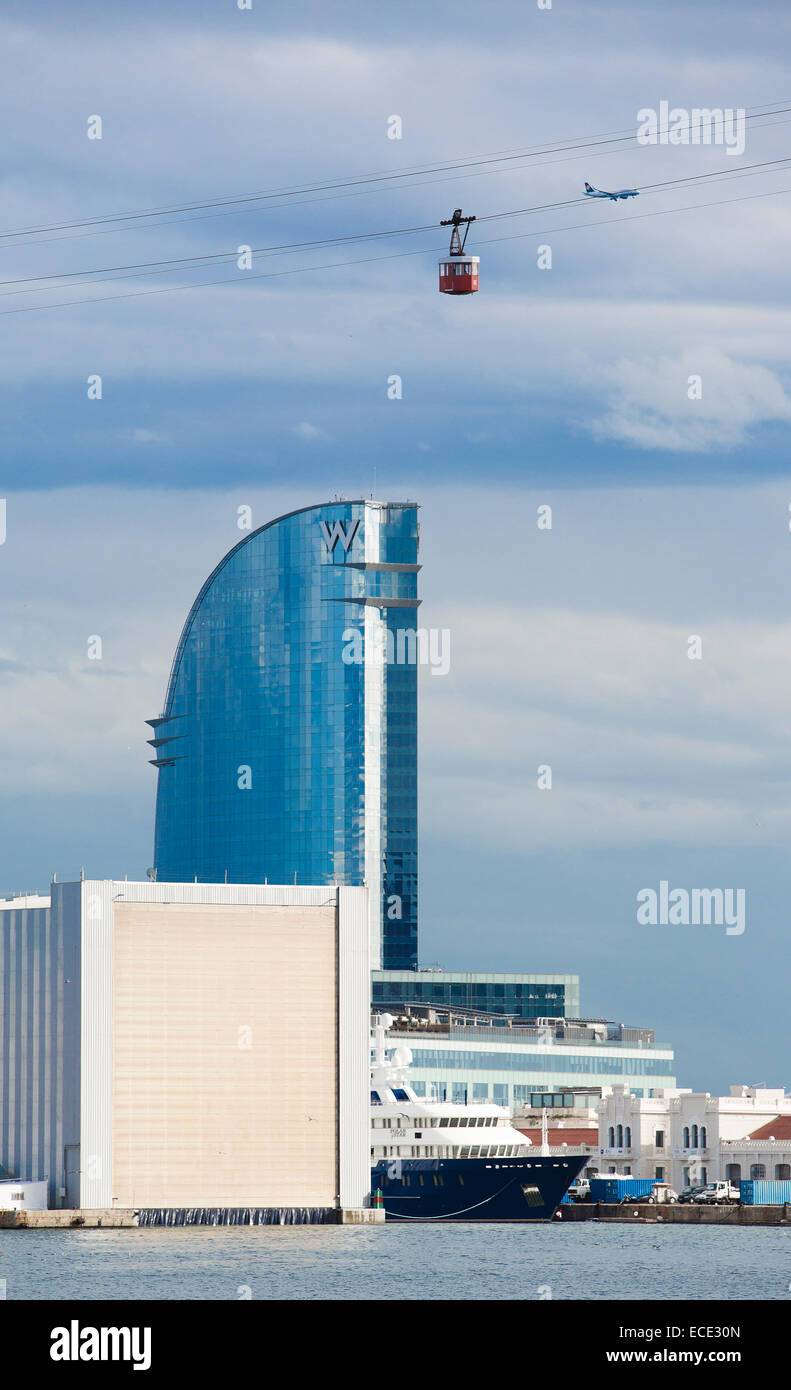 Hotel W with the harbour cable car at the front, Barcelona, Spain Stock ...