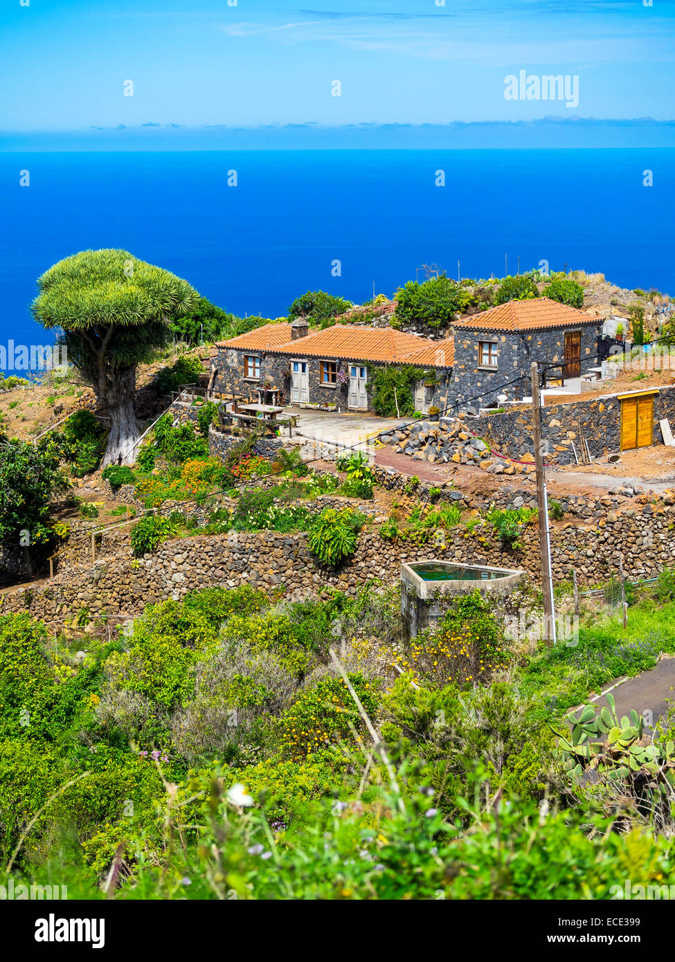Cliffs with houses on the cliff at El Tablado, Costa del Tablado, La ...
