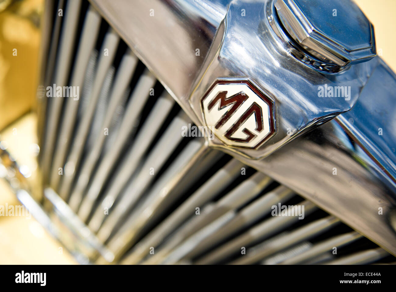 Classic MG bonnet badge, grille Stock Photo - Alamy