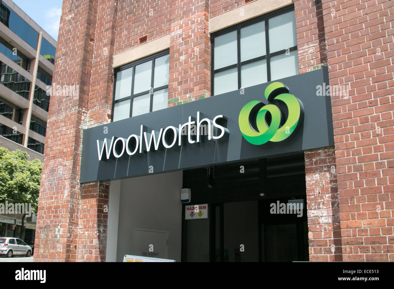 Australian woolworths supermarket store in hi-res stock photography and ...