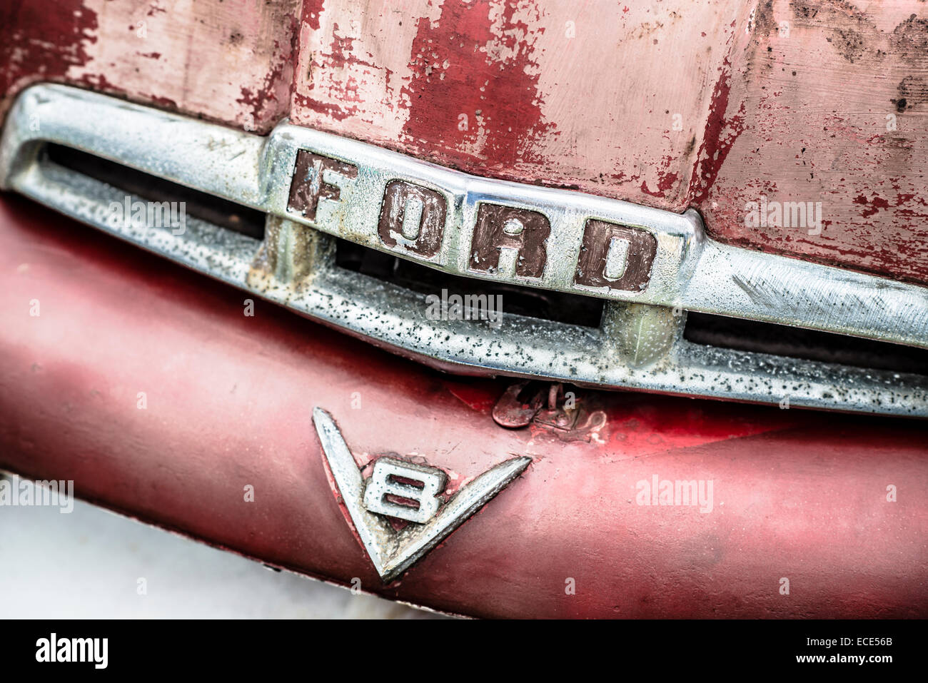 Old ford grill hi-res stock photography and images - Alamy