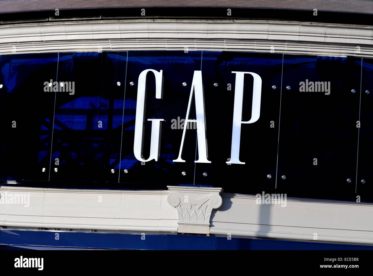 Gap clothing business hi-res stock photography and images - Alamy