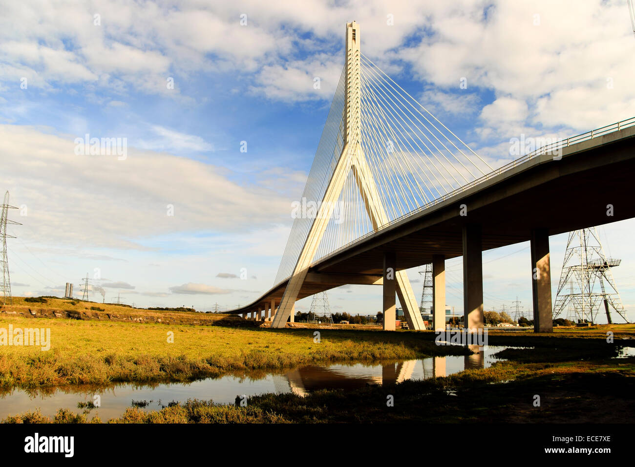 Bridge of dee spanning the river dee hi-res stock photography and ...