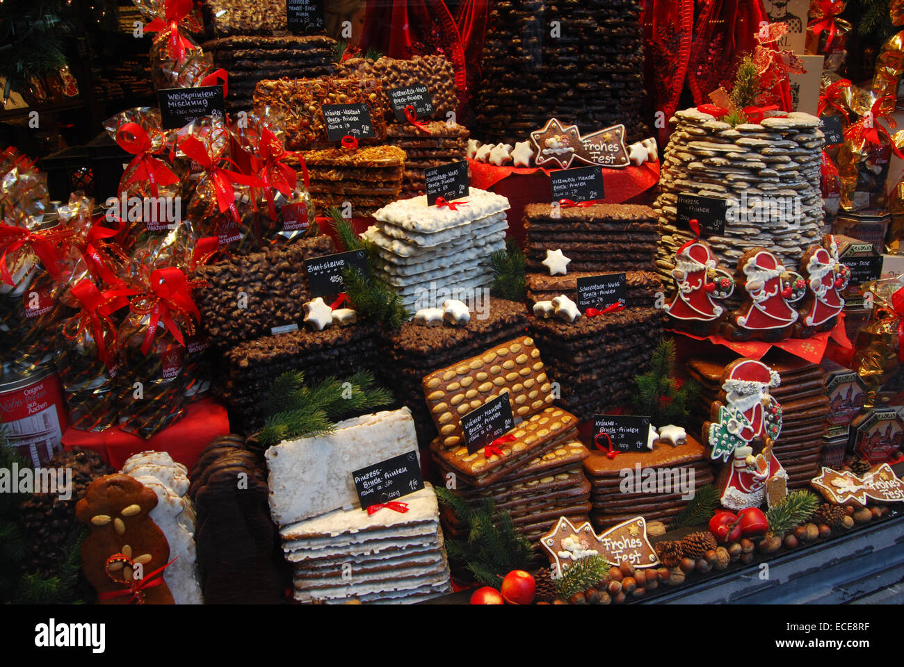 Winter scene christmas window display hi-res stock photography and ...