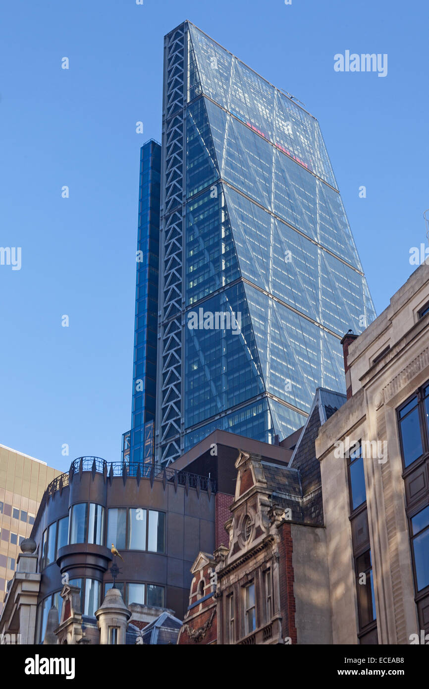 City of London The 'Cheesegrater' towering over Gracechurch Street ...