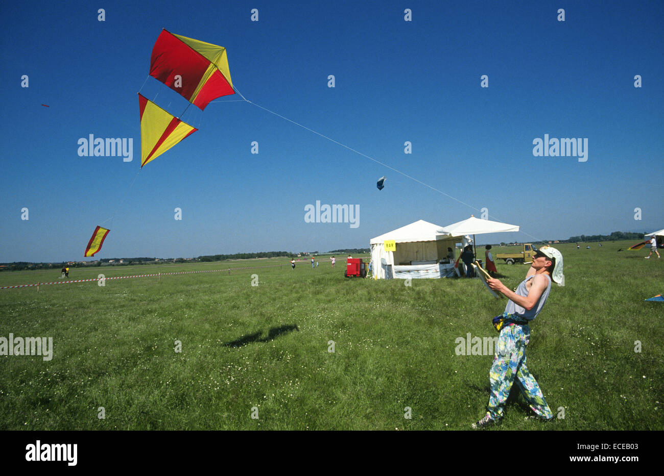 Kites in sky hi-res stock photography and images - Alamy
