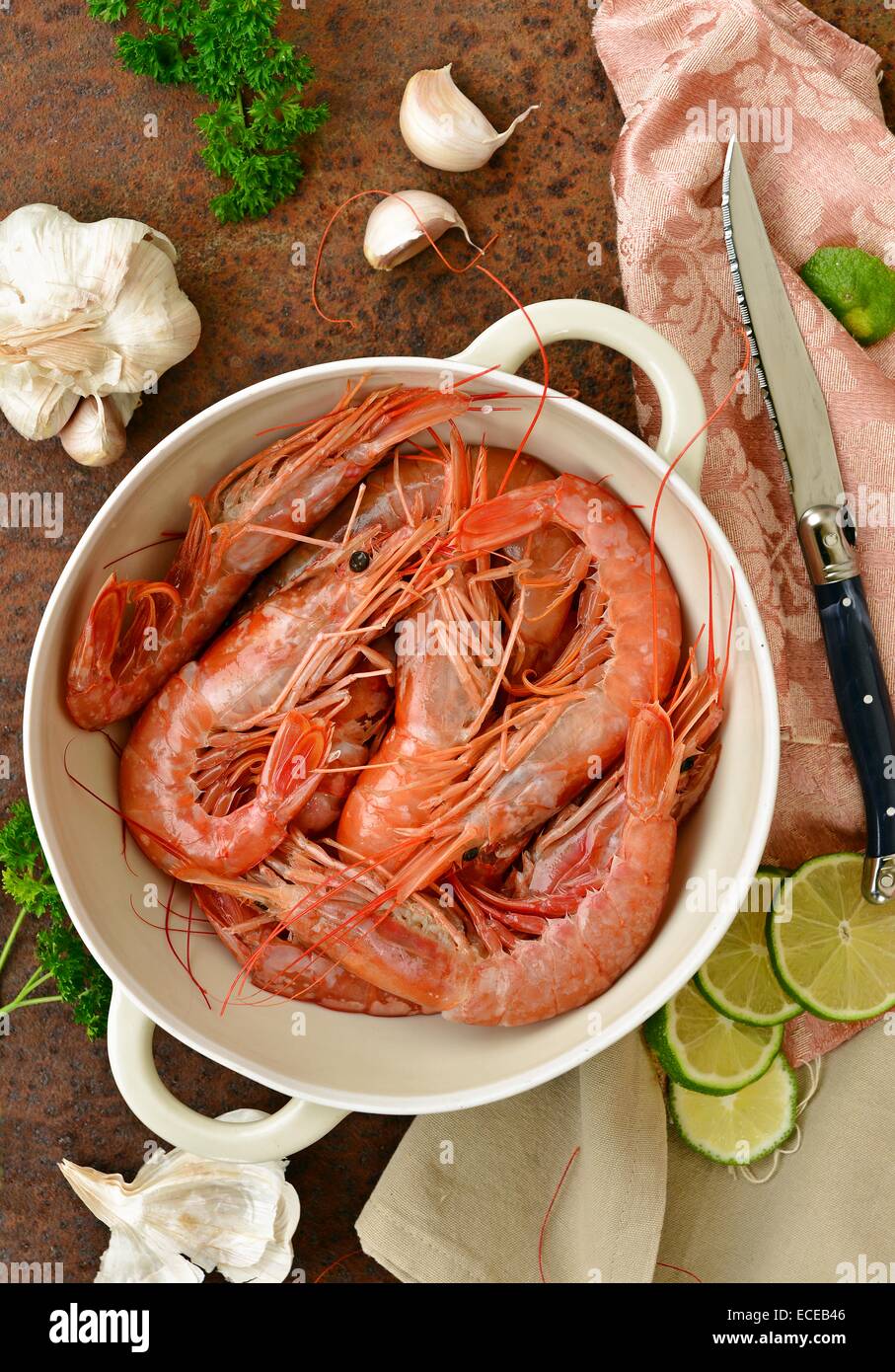 Fresh prawns ready to be cooked Stock Photo - Alamy