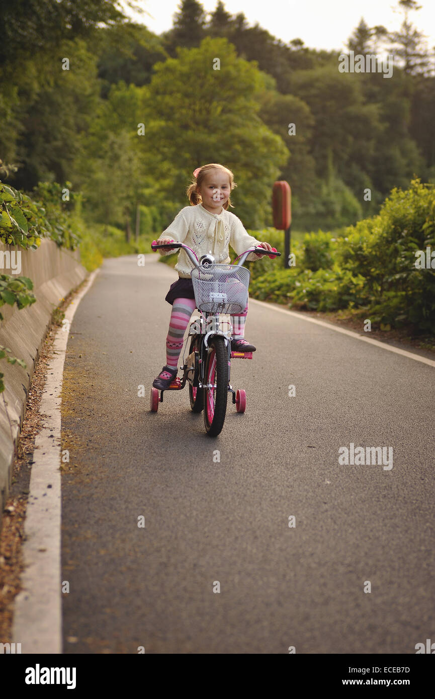 3 person bicycle hi-res stock photography and images - Alamy