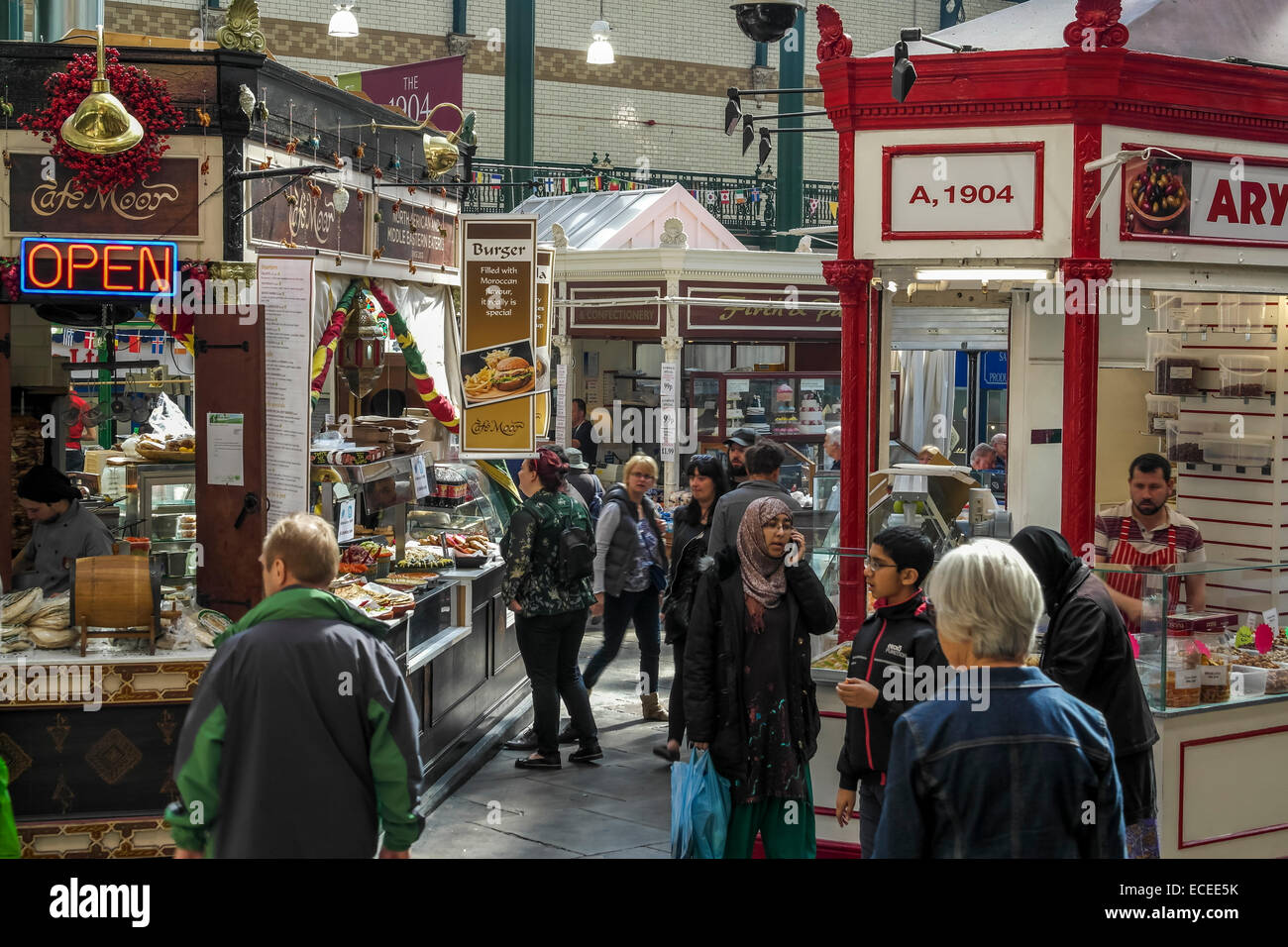Busy market stalls in the Leeds Market Stock Photo - Alamy