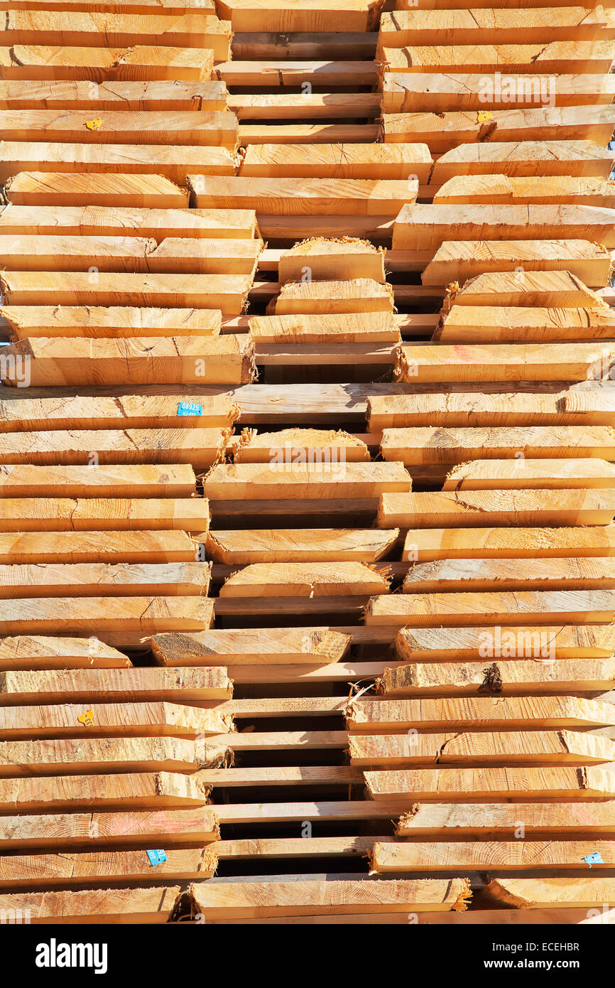 Stack of new wooden studs at the lumber yard Stock Photo - Alamy