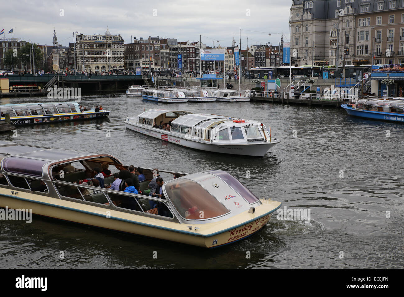 Tour boats hi-res stock photography and images - Alamy
