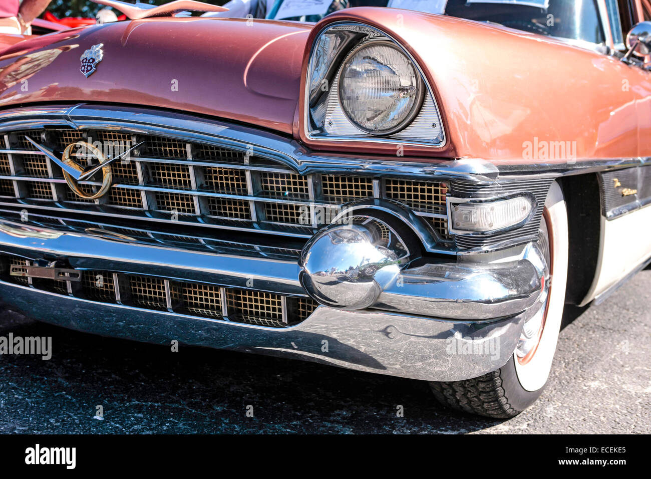 Bronze car hi-res stock photography and images - Alamy