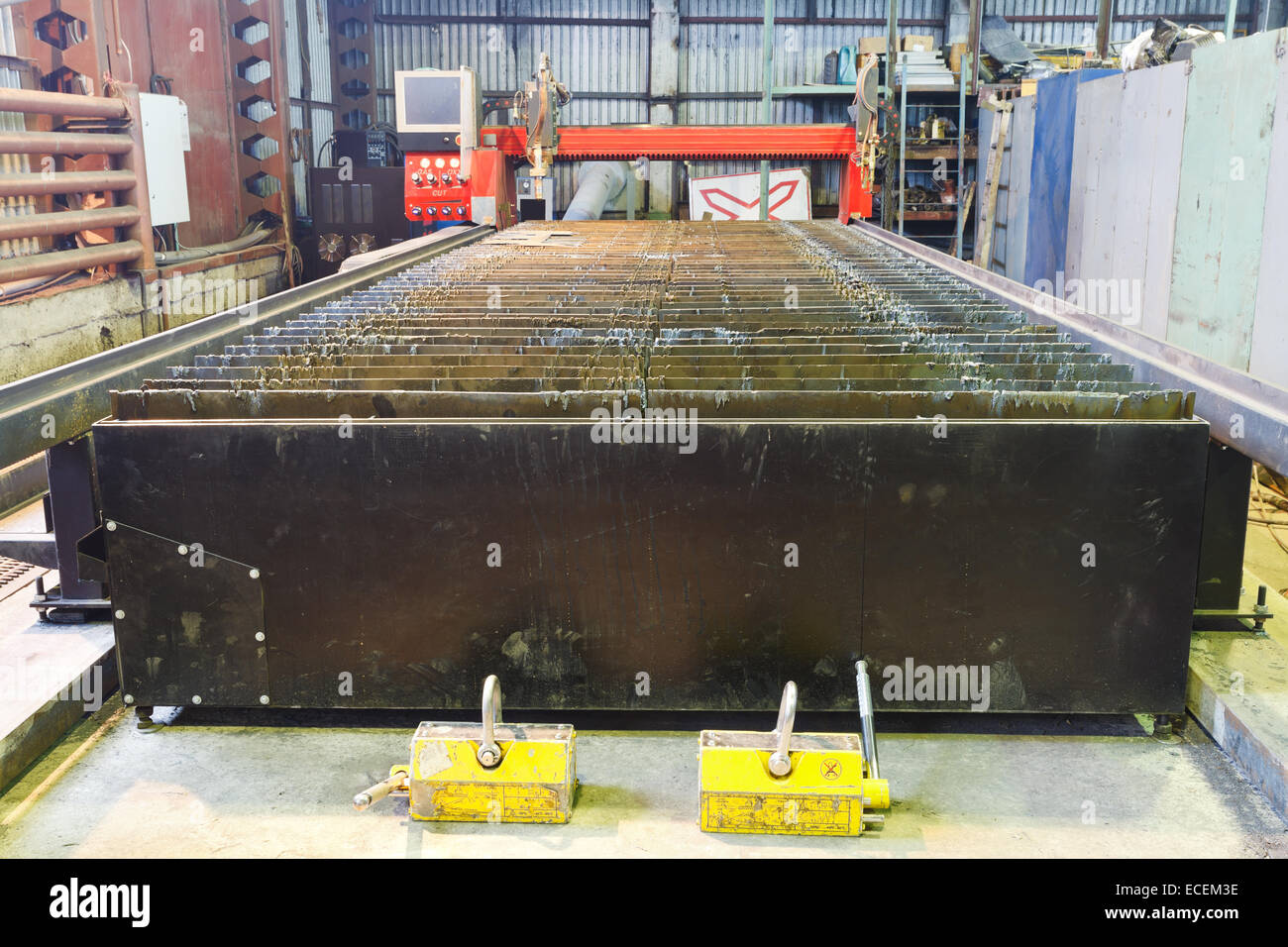 CNC oxy-fuel and plasma torches cutting machine in mechanical shop ...