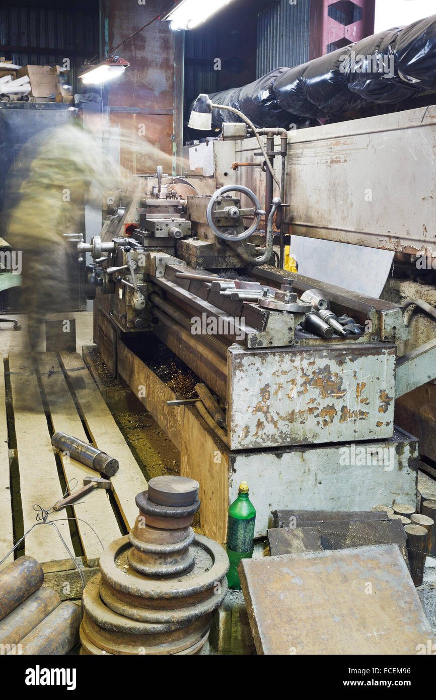 Lathe machine shop hi-res stock photography and images - Alamy