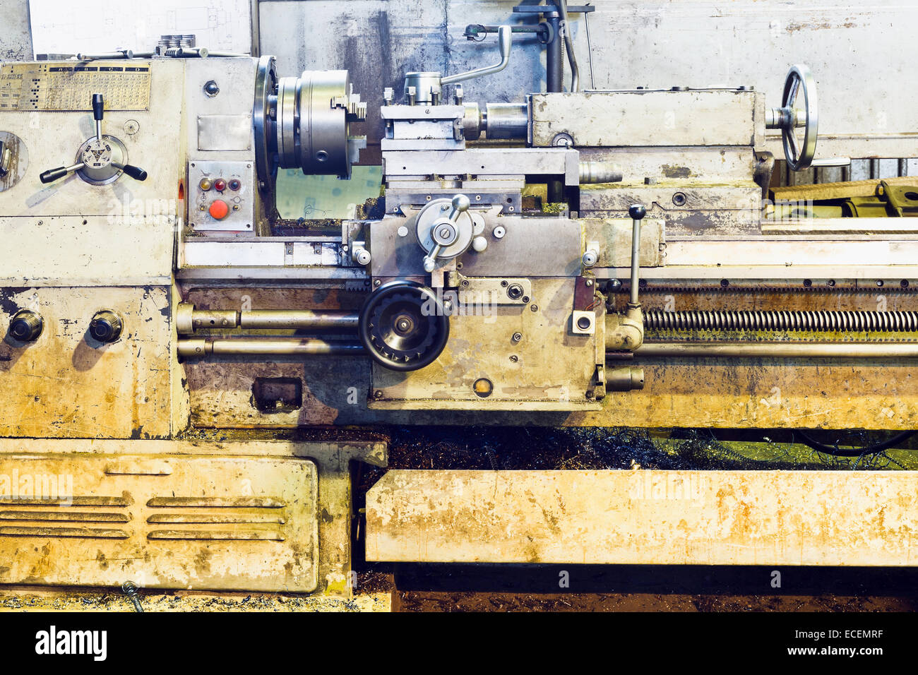 front view of old metalworking lathe machine in turnery Stock Photo - Alamy