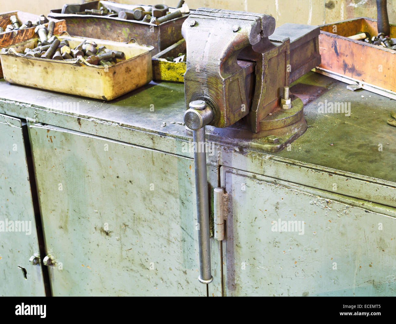 Workbench clamp hi-res stock photography and images - Alamy