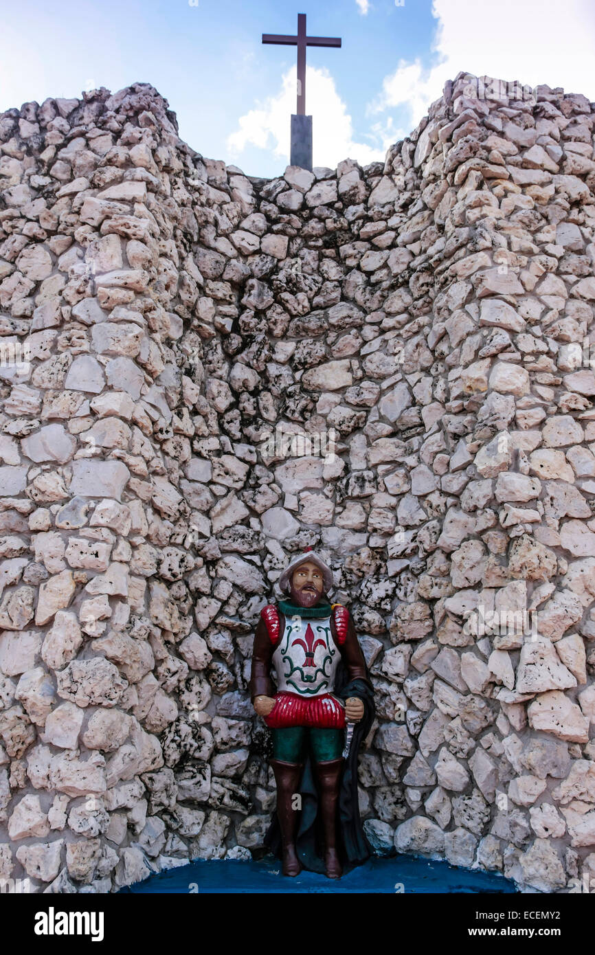 Memorial / Altar dedicated to Ponce De Leon in a so-named park in Punta ...