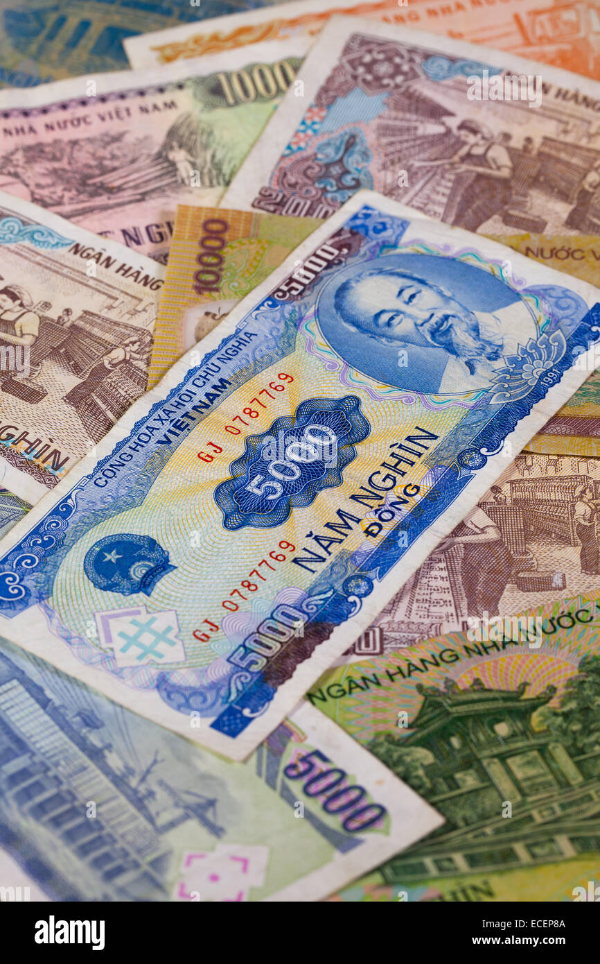 Different Vietnam dong banknotes Stock Photo - Alamy