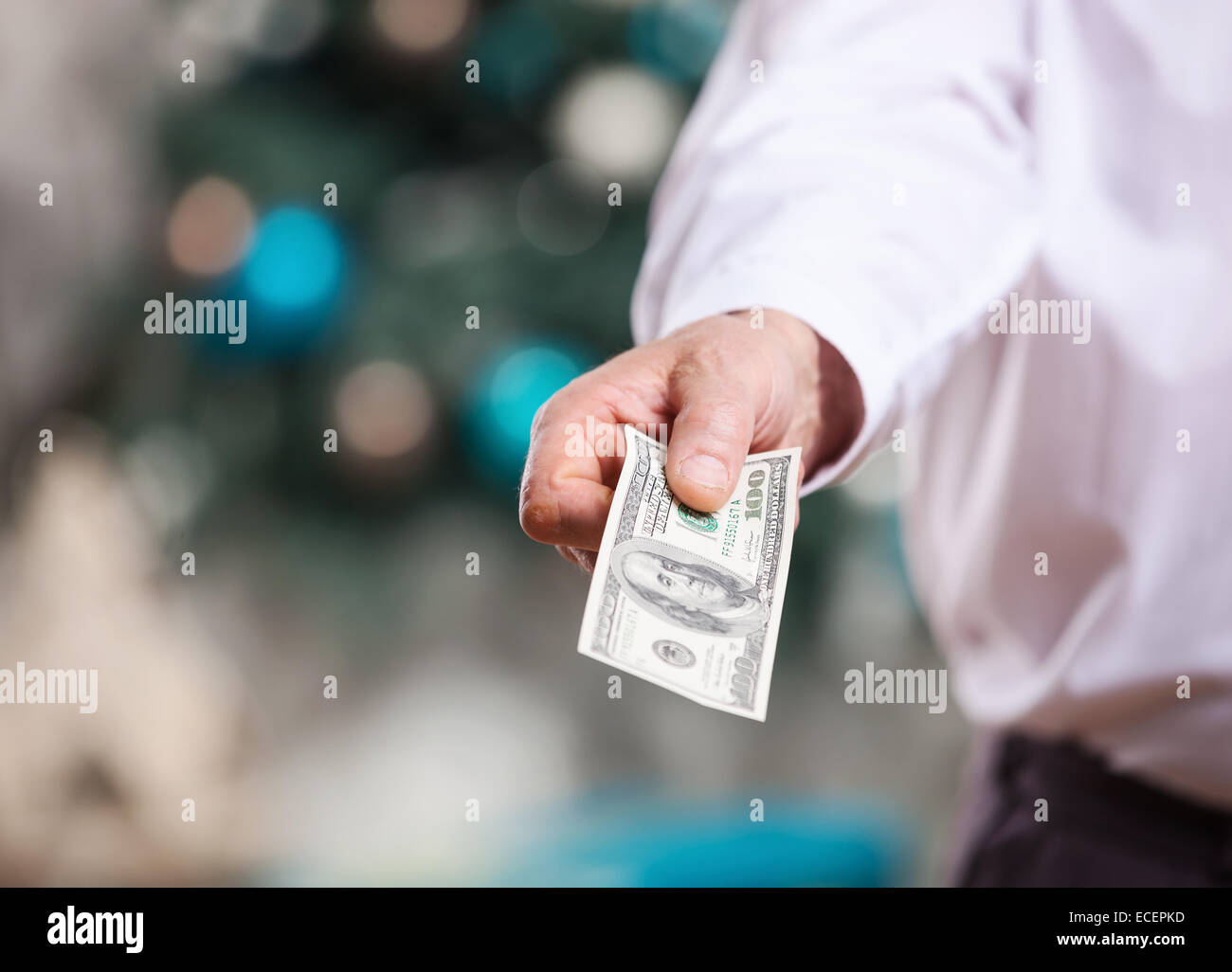Hand money giving hi-res stock photography and images - Alamy