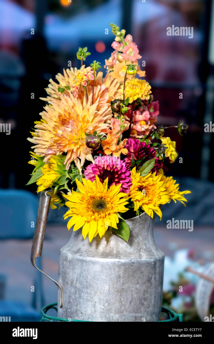 Farmers watering flowers hi-res stock photography and images - Alamy