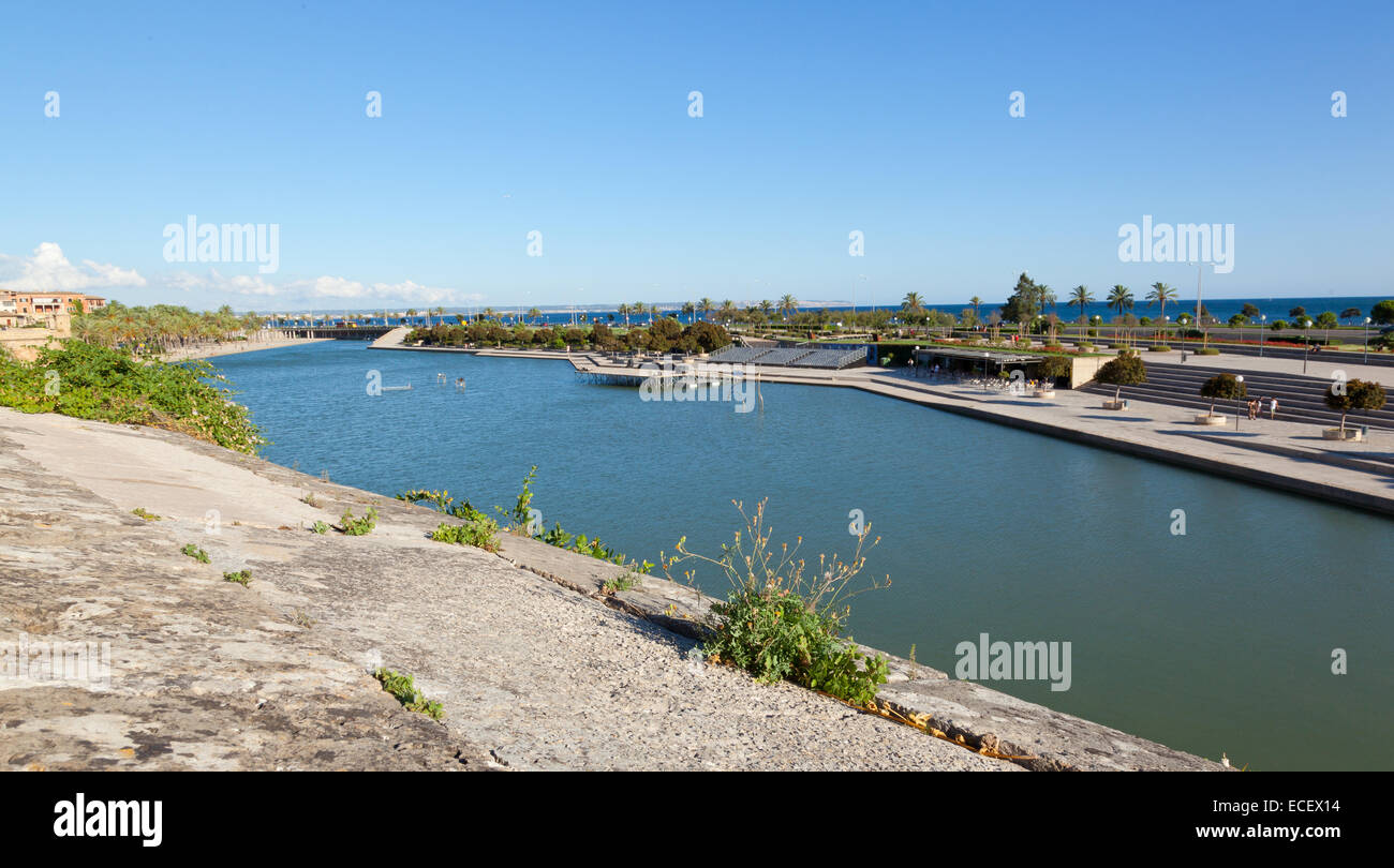 Artificial lake hi-res stock photography and images - Alamy
