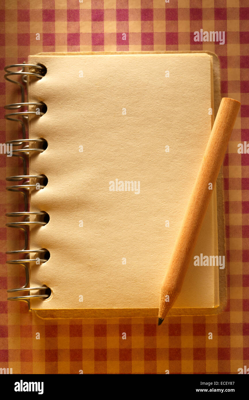 Open notepad blank sheet hi-res stock photography and images - Alamy